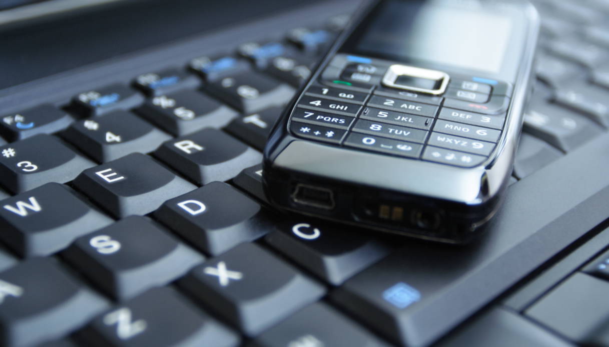 Viaggiare senza cellulare: si può e insegna tanto Viaggiare senza cellulare: si può e insegna tanto