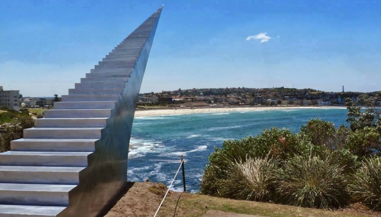 La scala infinita per il Paradiso: la splendida opera di David McCracken