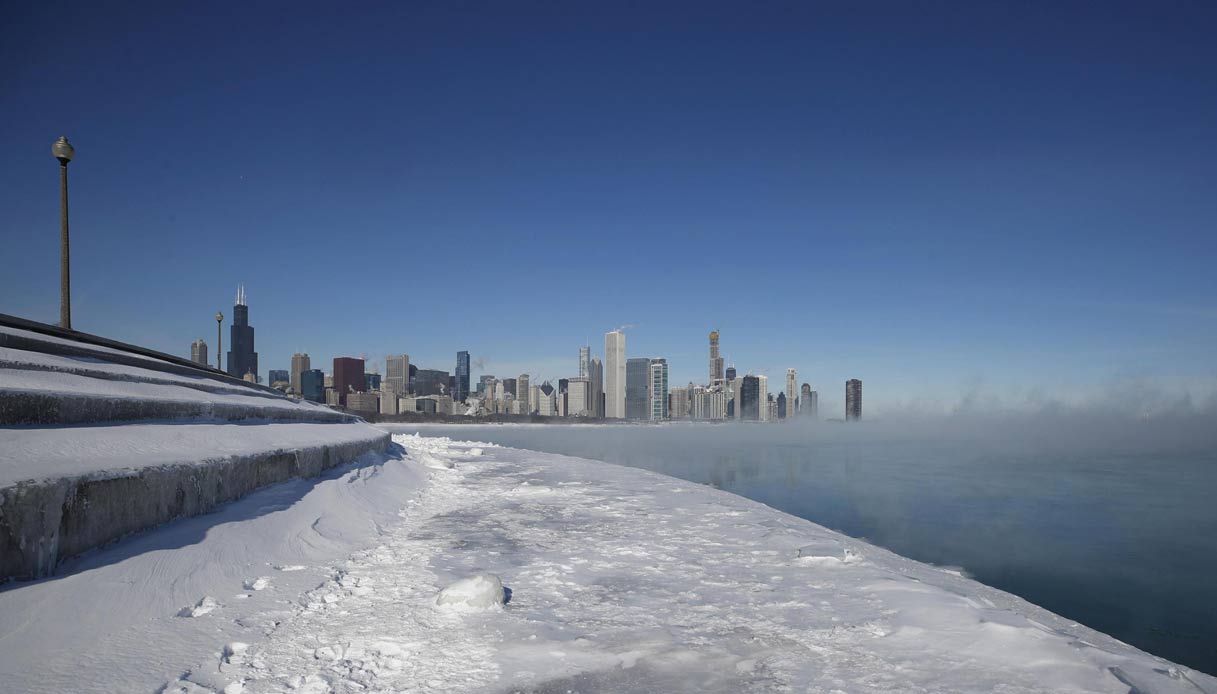 Chicago, il lago Michigan ghiacciato è meraviglioso