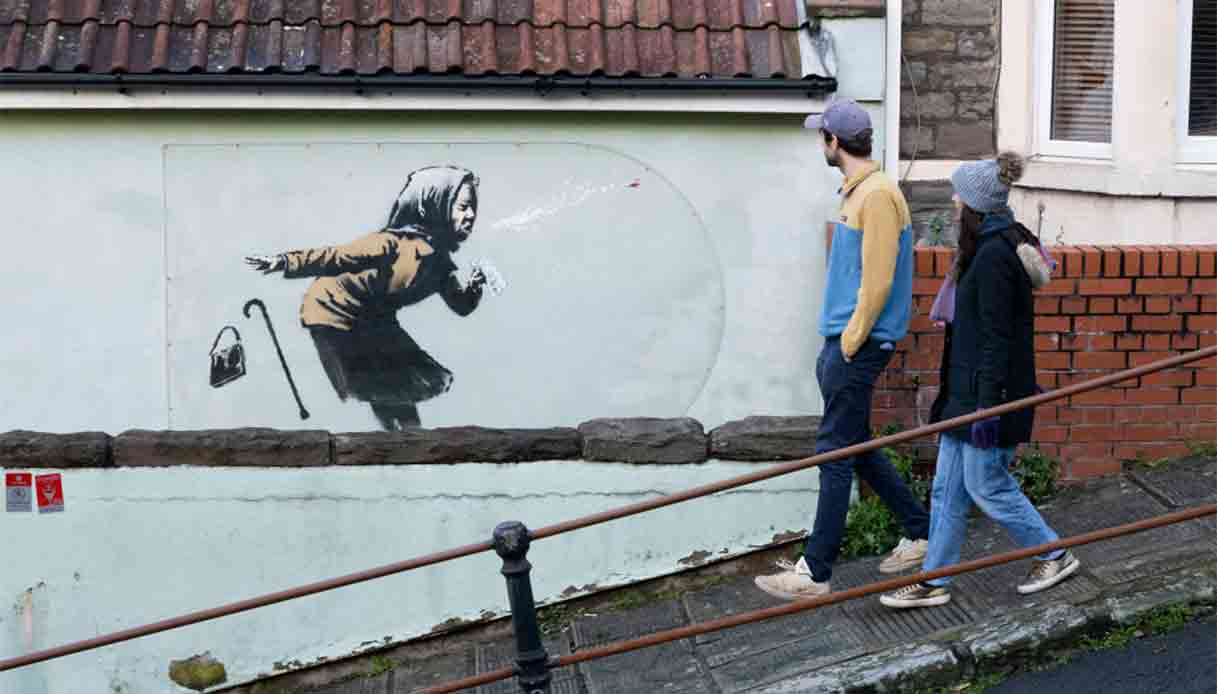 Banksy, tour di Bristol sui luoghi dello street artist più famoso/ricco