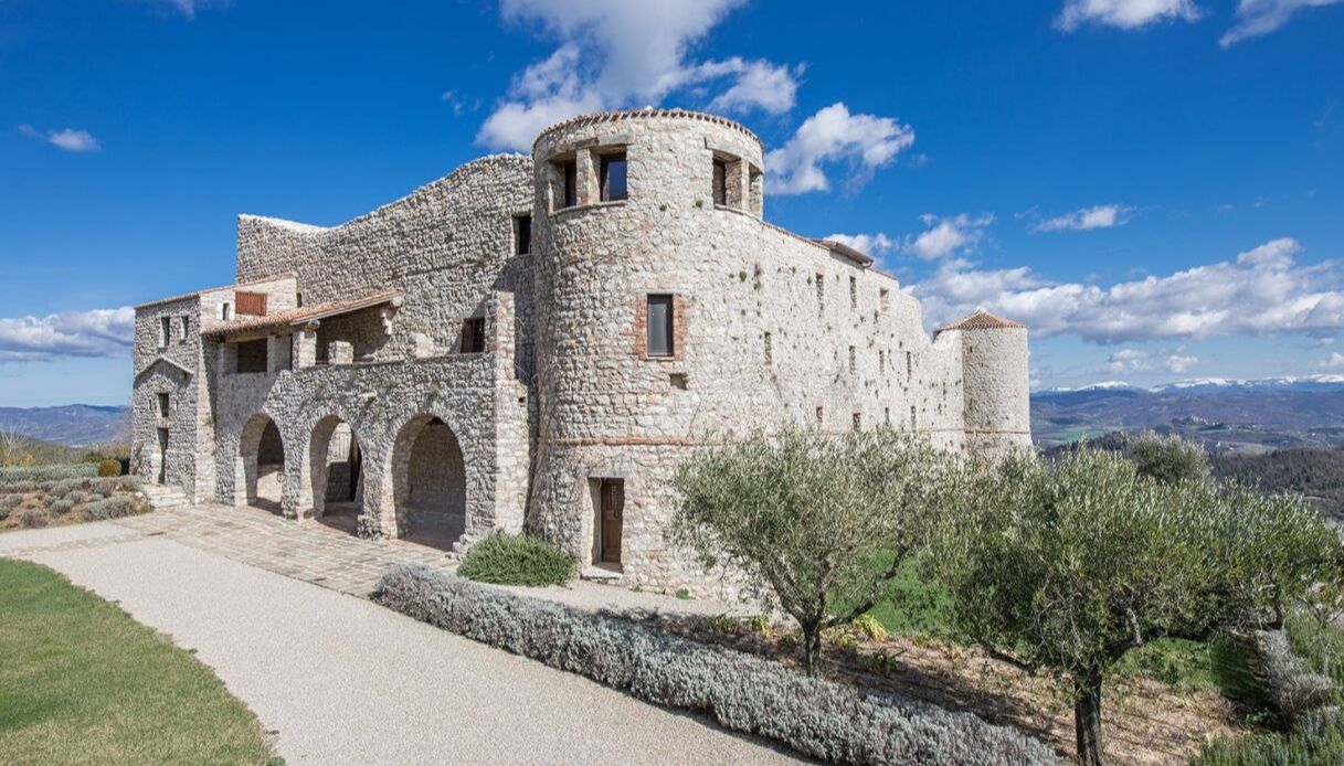 Umbria: il Castello di Procopio conquista Fedez e Chiara Ferragni