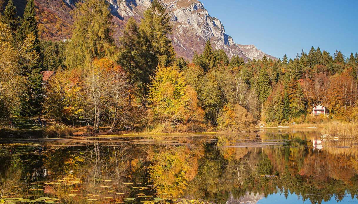 Paesaggio Del Lago Autunnale Autunno Al Lago Bleu Paesaggio Natura