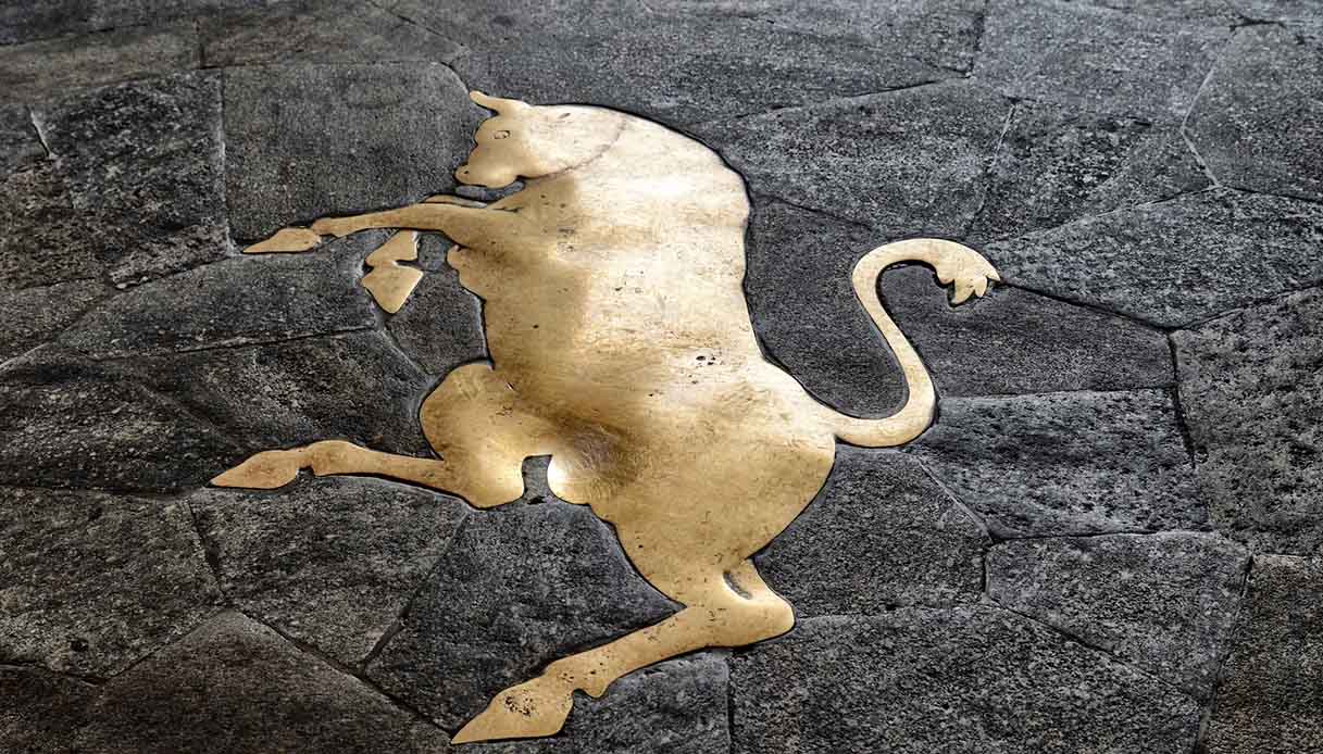 Storia del toro più famoso (e calpestato) d’Italia: tra riti ...