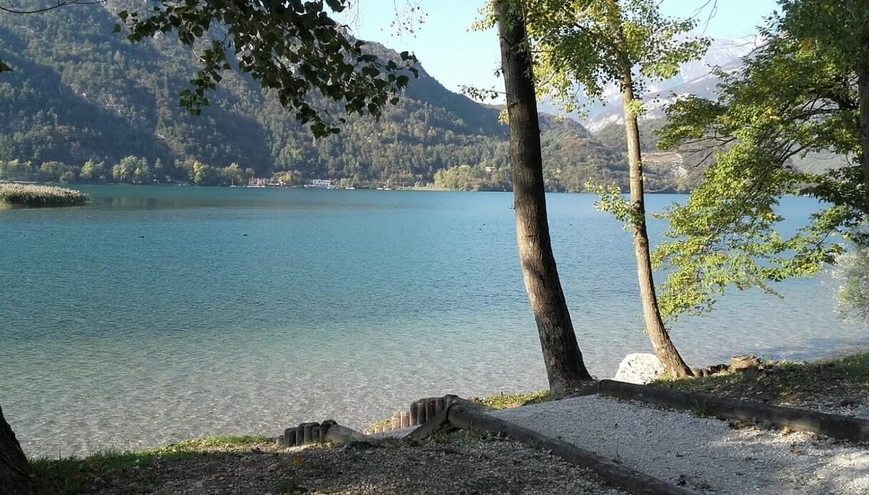 Lago di Cavazzo: natura, bellezza e una storia bizzarra in Medio Friuli
