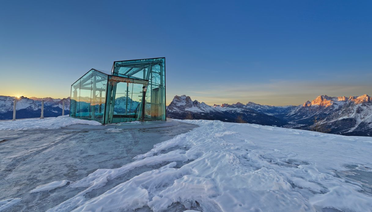 Spettacolo d'inverno: ghiacciai e gelide cascate in Italia