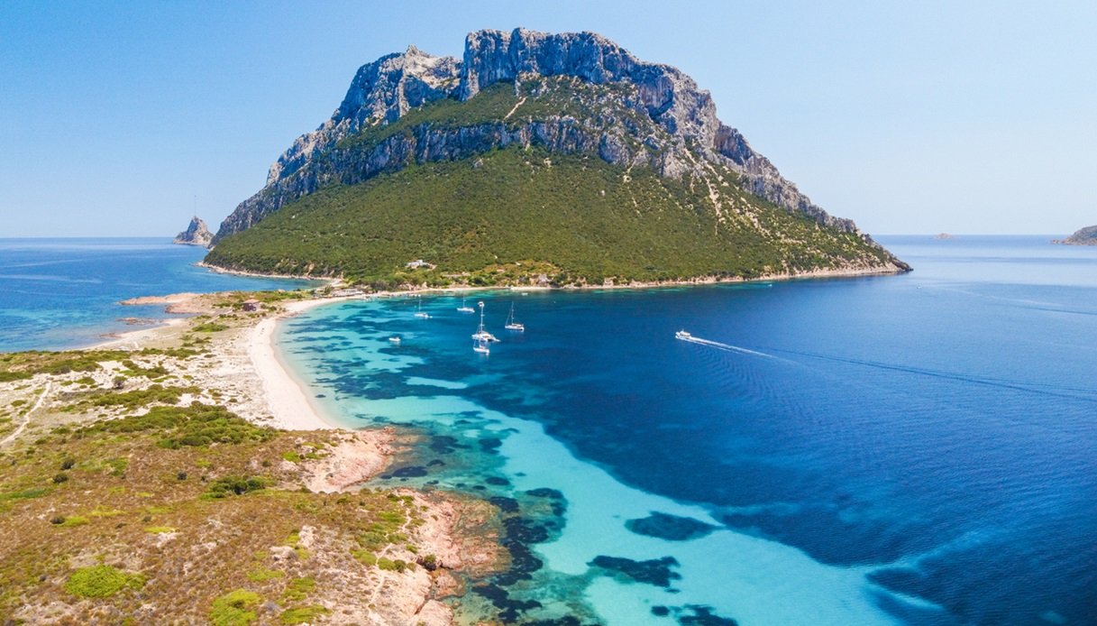 Isola di Tavolara in Sardegna: spiagge ed escursioni più belle
