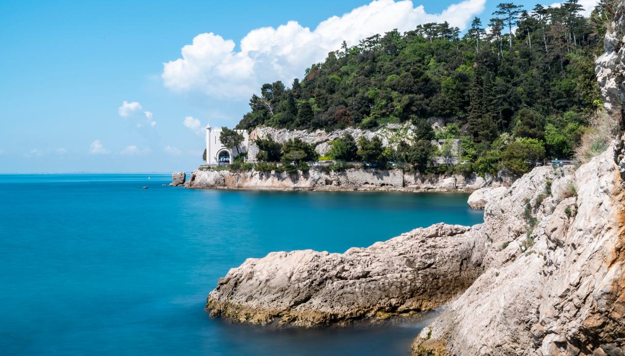 La riserva marina di Miramare con il suo romantico Castello