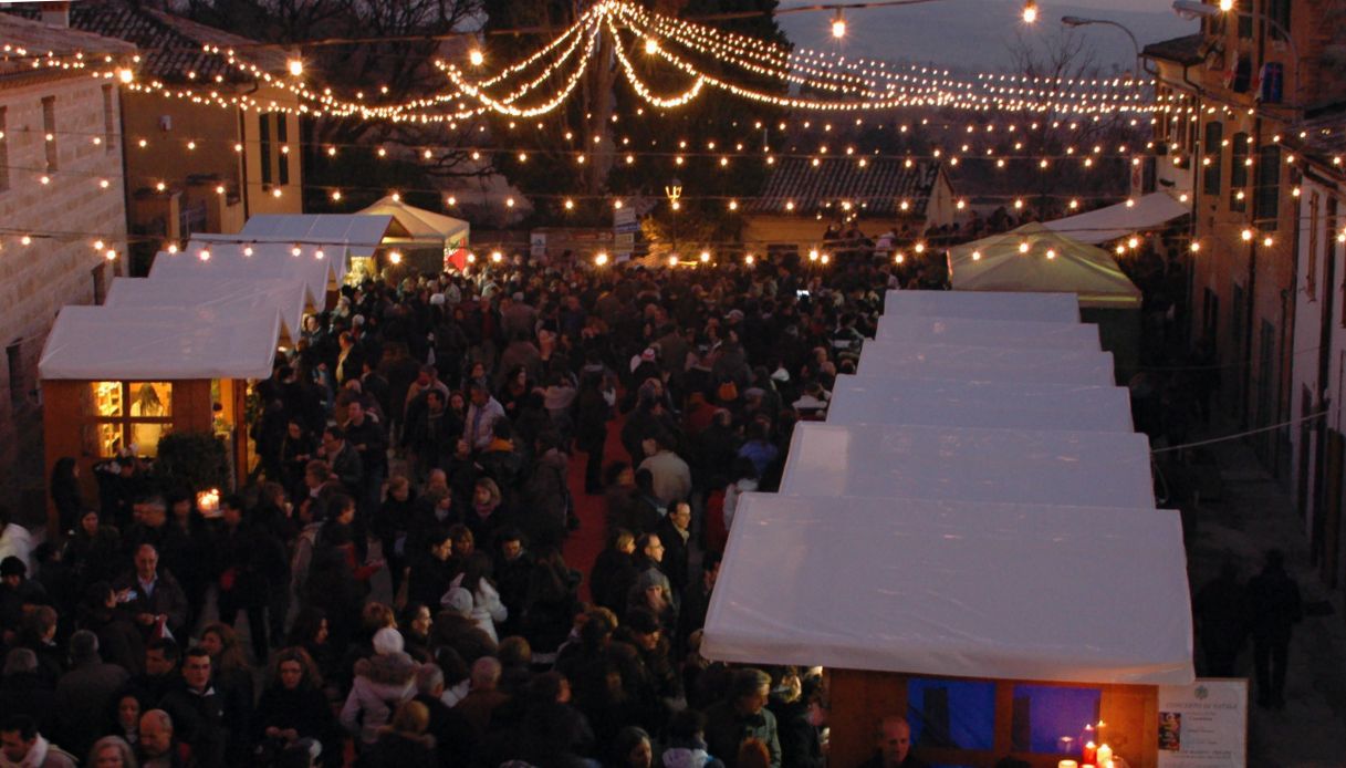 Candelara: il borgo della luce si accende. È magia