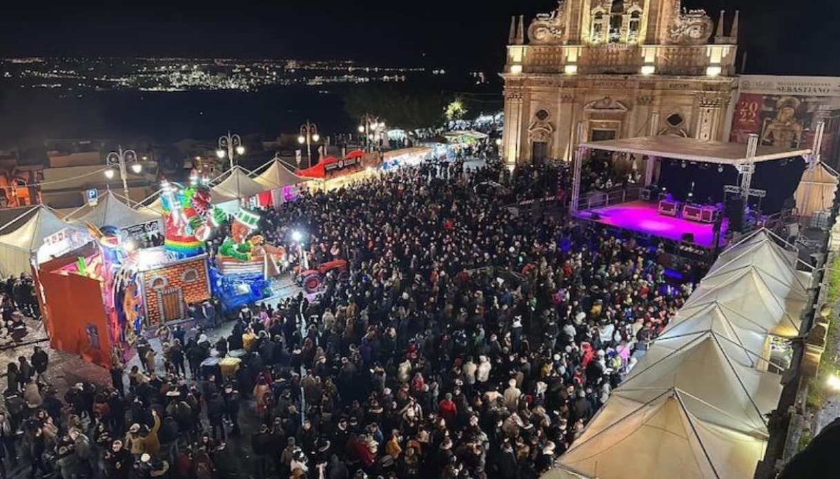 A Melilli il Carnevale più "stretto d'Italia": via alla festa 2025