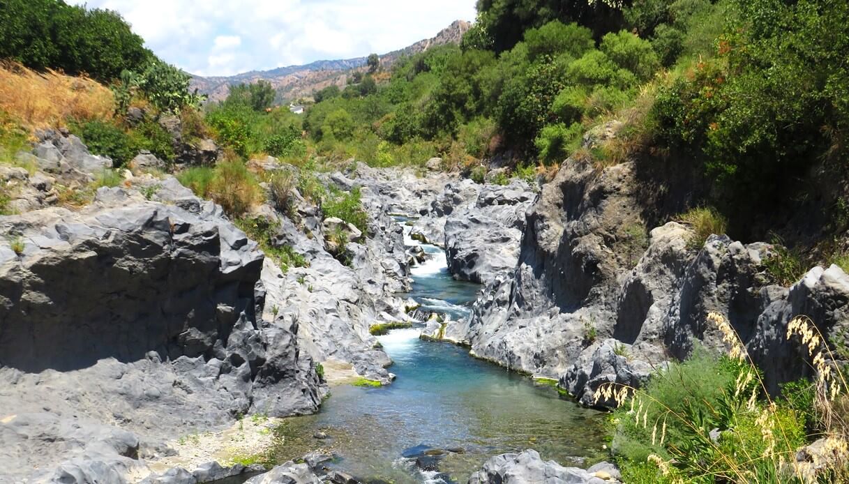 Sicilia: le splendide Gurne dell'Alcantara, un paradiso d'acqua dolce