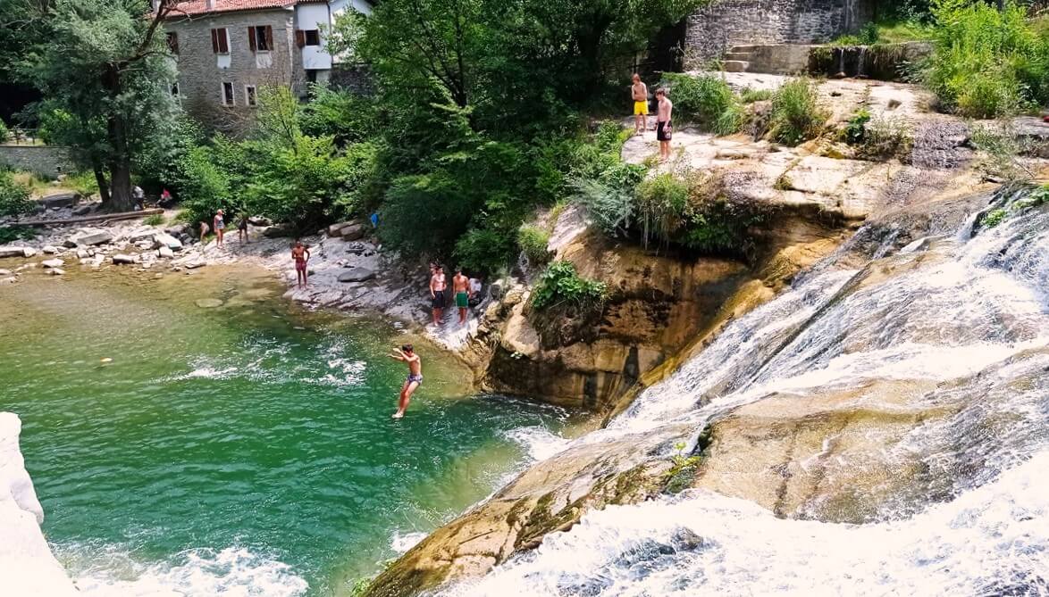 Il Ponte della Brusia e le piscine naturali del Fiume Montone
