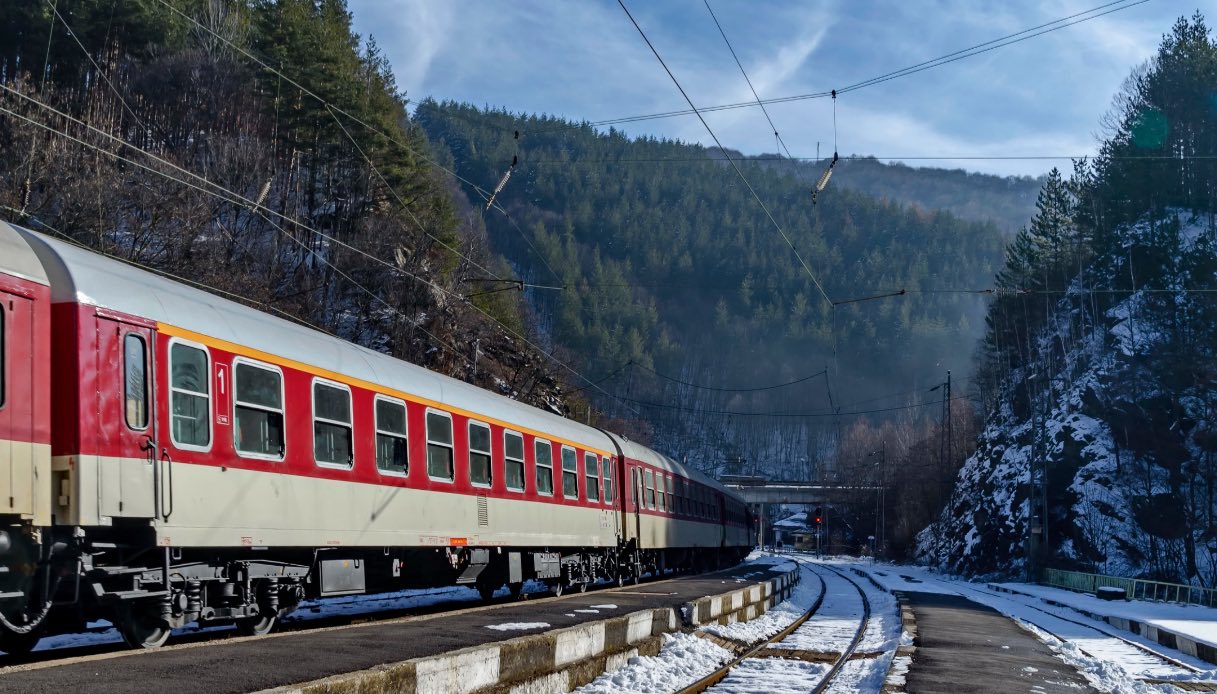 Treni della neve: raggiungere le piste da scii in modo pratico e veloce