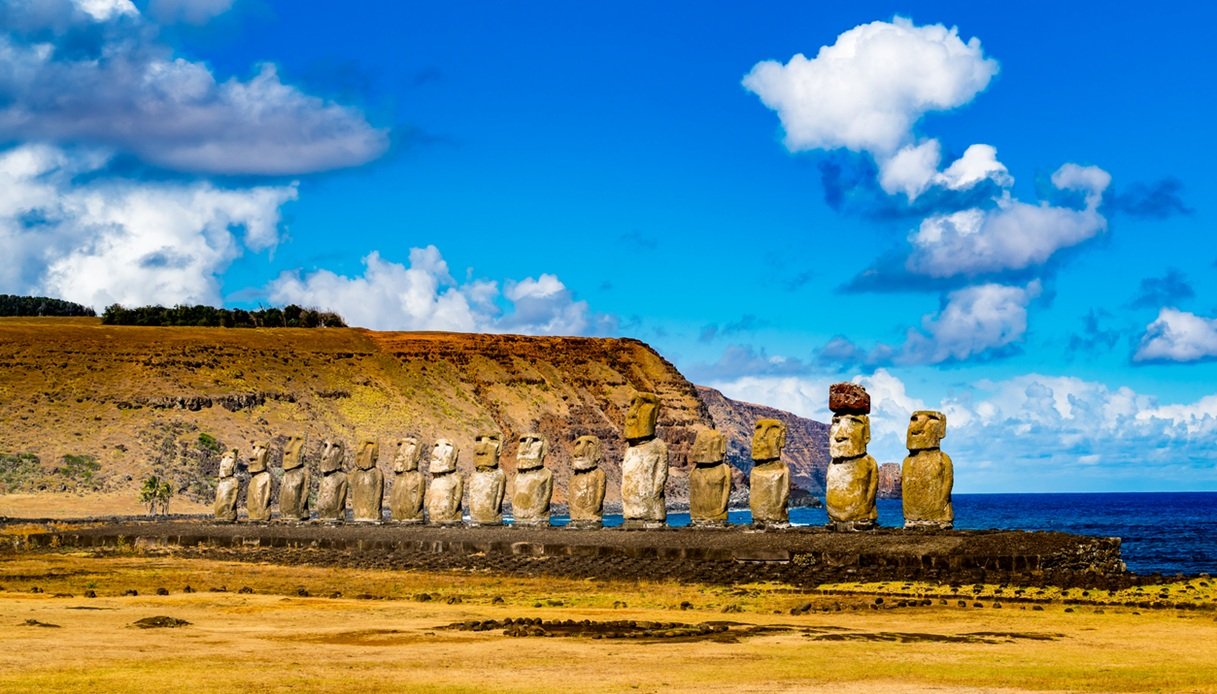 Isola di Pasqua, svelato il mistero sui Moai: giganti che "camminavano"
